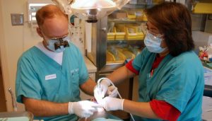 Broken Molar: Symptoms, Risks, and Costs